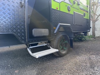 NEW HILLTOP FEATHERTOP 17'6" CARAVAN